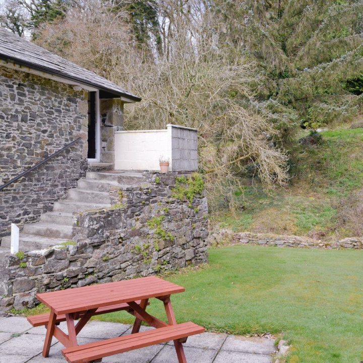 The Hayloft Apartment - Rosecraddoc Manor Cornwall Self Catering Holidays